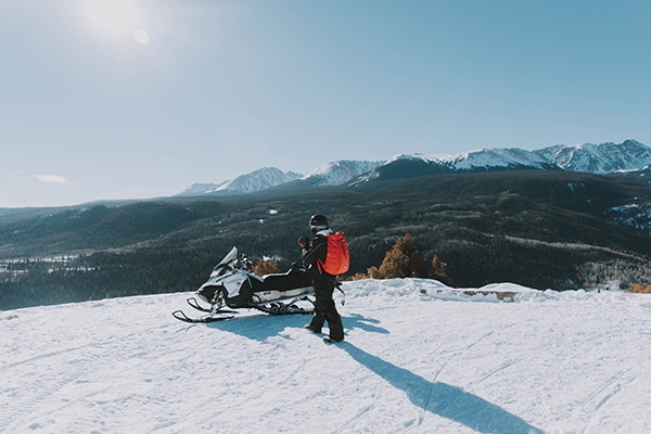 Snowmobiling Safety Tips | EEK WI